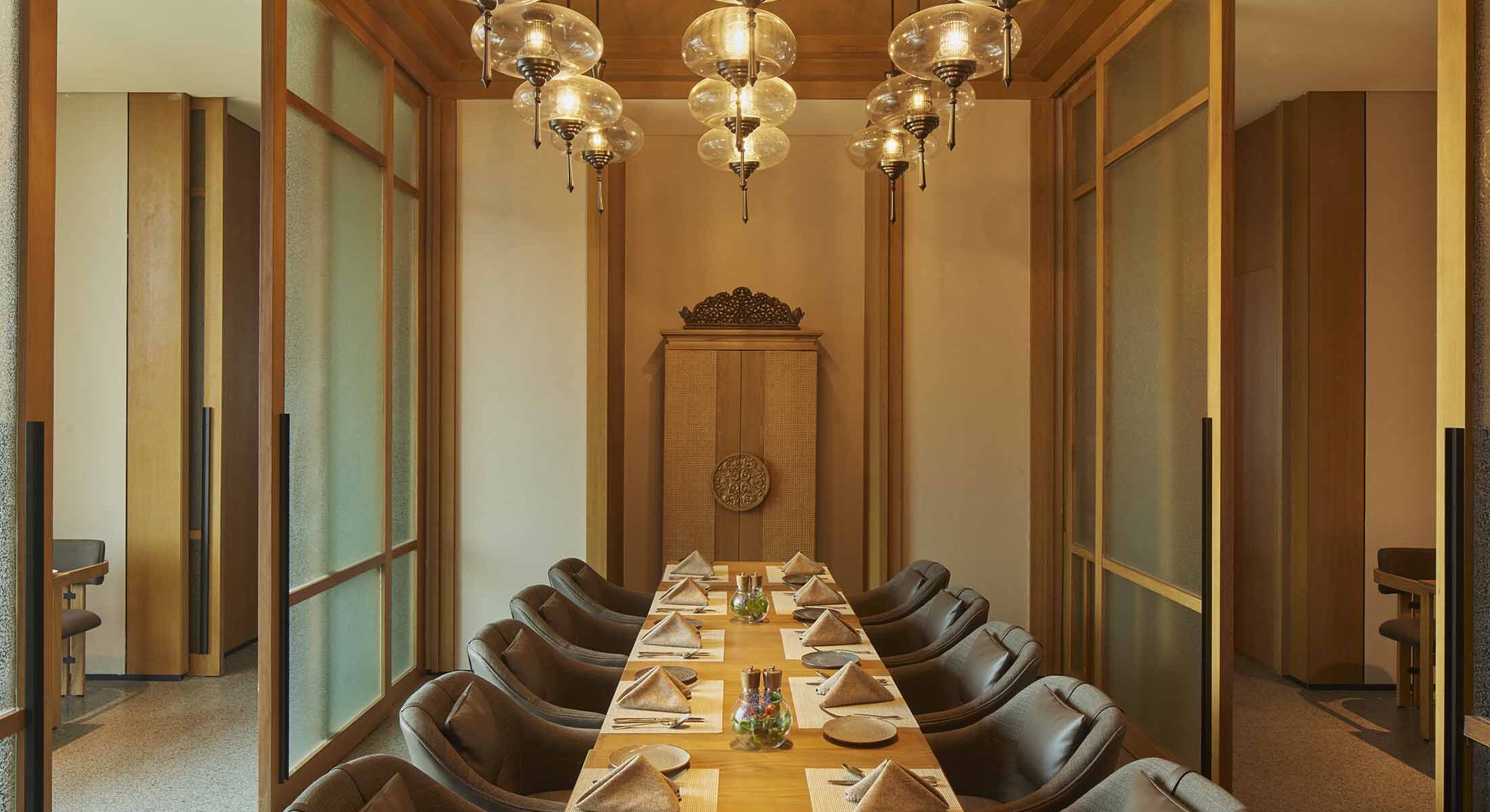 Kayu Manis - Hotel Tentrem Jakarta